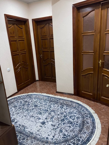 Ц2 Алайски рынк 3 ком 2 этаж 4 этажка все ест фото реално