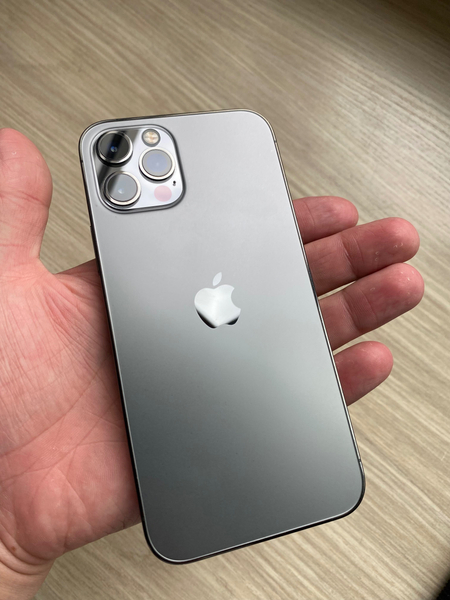 Yangi holatdagi iPhone 12 Pro