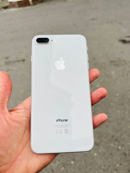 Apple 8+ sotladi