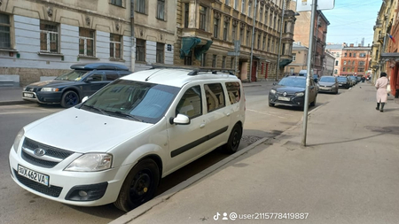Лада Ларгус 2015 года родной краска Рено двигатель