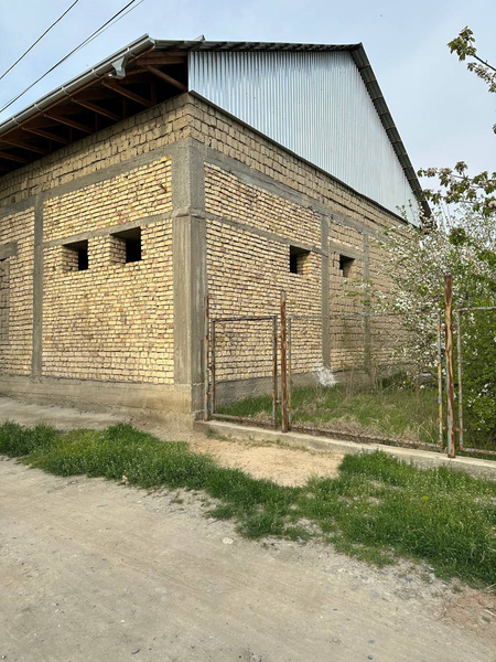 Срочно продаётся достроенный большой участок с садом