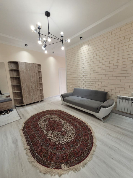 3/2/4 парк Бабура, Next