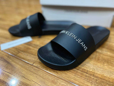 Calvin Klein шлепки для бассейна