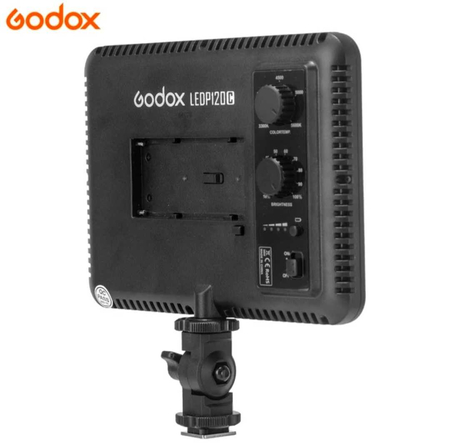 Осветитель светодиодный GODOX LEDP120C накамерный НОВЫЙ доставка есть
