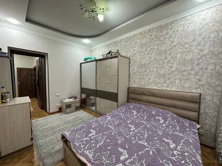 напротив Машинного базара  Дом 6 соток
