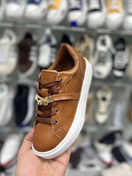 Hermes trend oyoq kiyim