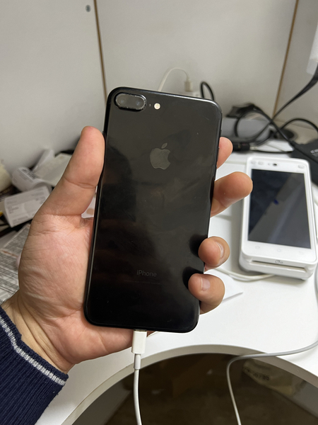 Iphone 7 plus 128 gb sotiladi