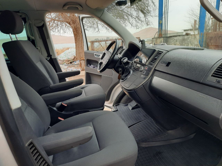 Wolksvagin Multivan T5 7 kishili minivan