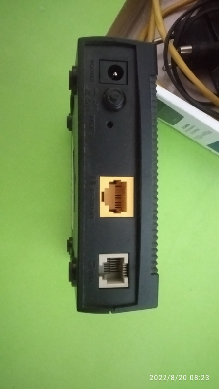 ZyXEL ADSL 2+ modem