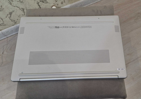 Hp laptop 15 15.6 FHD TN CORE i7-1355U 12GB/256SSD nvme iris Graphics