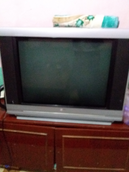 LG televizor sotiladi