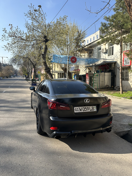 Lexus is300 в идеале, черная матовая