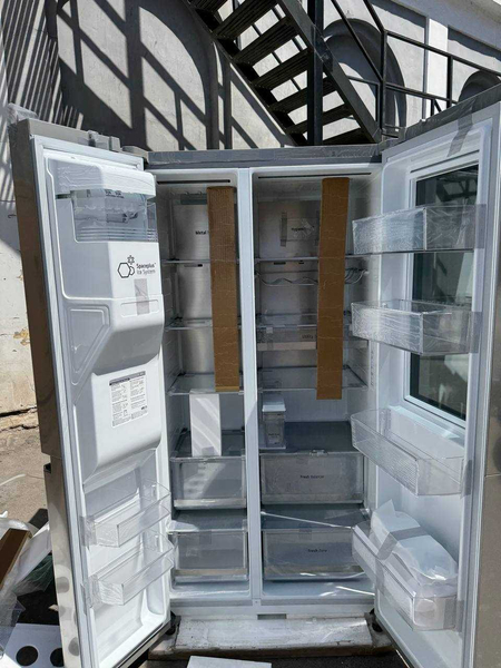 Холодильник LG GC-X257CAEC Side-by-Side на 617 л