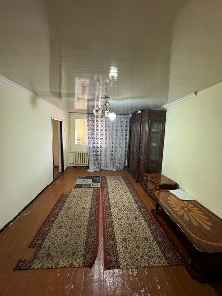 Chilonzor 8 2/4/4  balkon 2/6