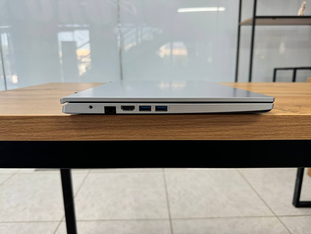 Ноутбук Acer / новый / идеальное состояние