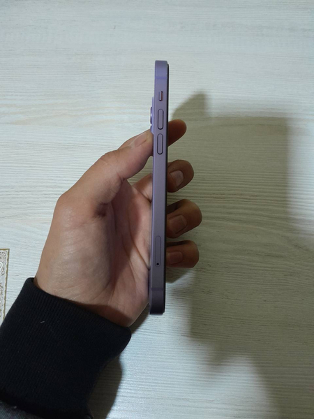 Iphone 12 ideal.