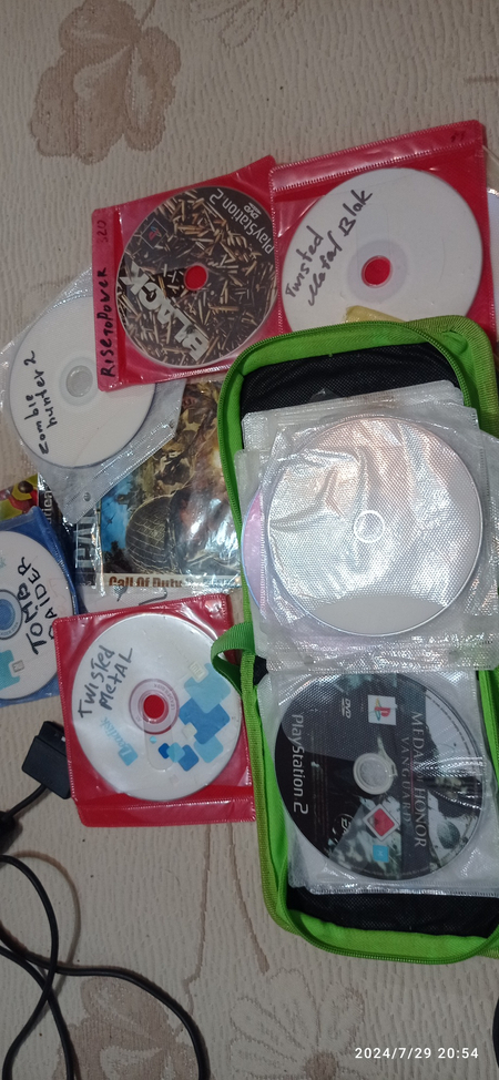 Продам Play station 2 .