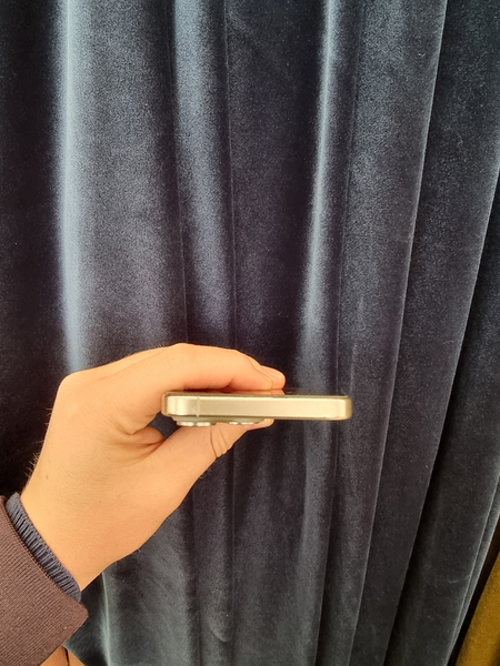 I phone 15 pro max natural titanium