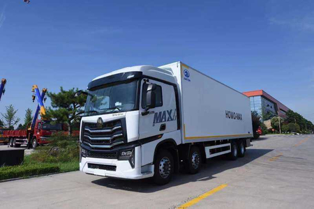 Автофургон Sinotruk Howo-Max 8x4 (480-62)