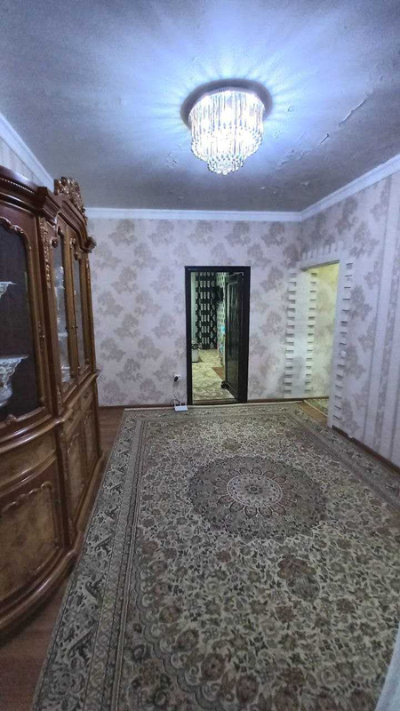 2/2/4  Юнусабадский р-н Сампи Микрарайон. Комнаты зеркальные