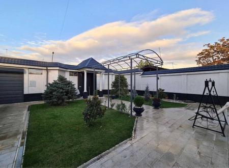 Продается Евро дом Ор-р: центр Луначарский 650м2