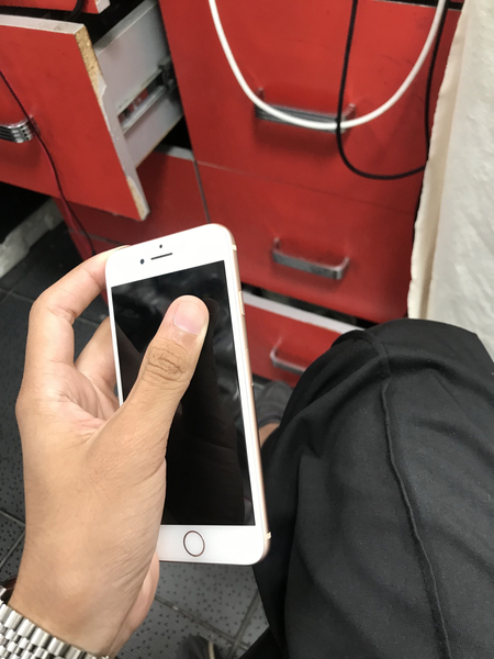 Iphone 8.       64gb