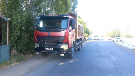Продам самосвал  HOWO A7