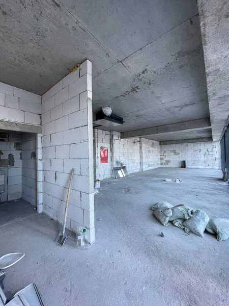 Продаю офис 151м2 и 169м2 в Zarafshan city вид на ул. Бабура и Piramit