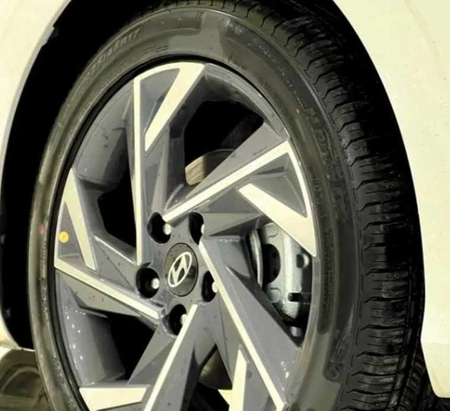 Hyundai Elantra CVT LUX Premium Edition в наличии