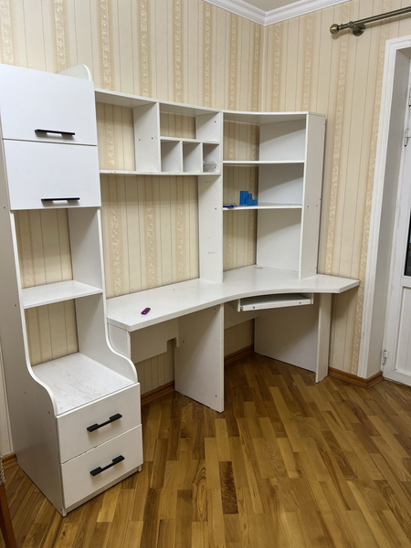 Спальный гарнитур рабочей зоной