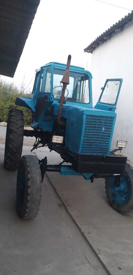 Traktor sotiladi 3 yoki 4 g'ildirakli