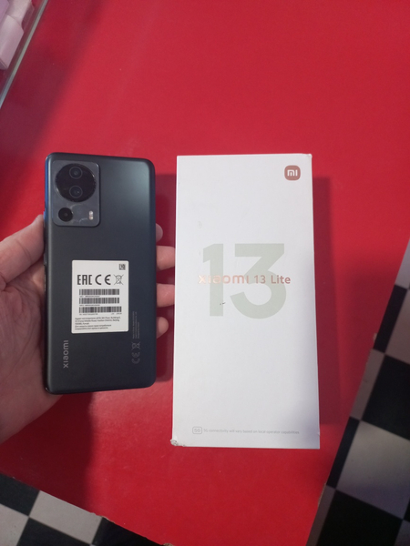 Xiaomi 13 lite 8+8/256 GB 100% Radnoy