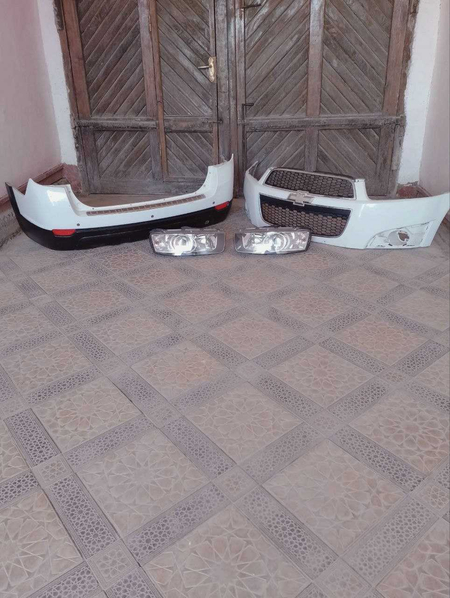 Kaptiva oldi orqa bamper
