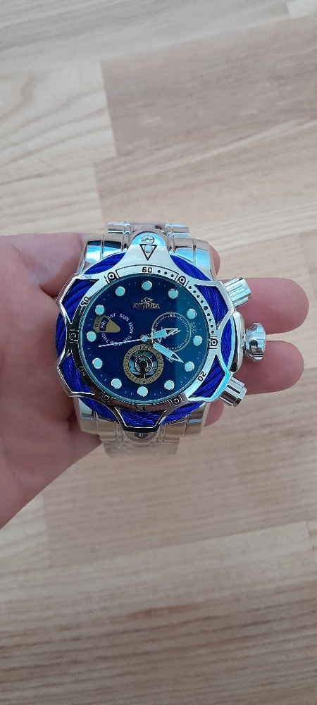 INVICTA часы новый