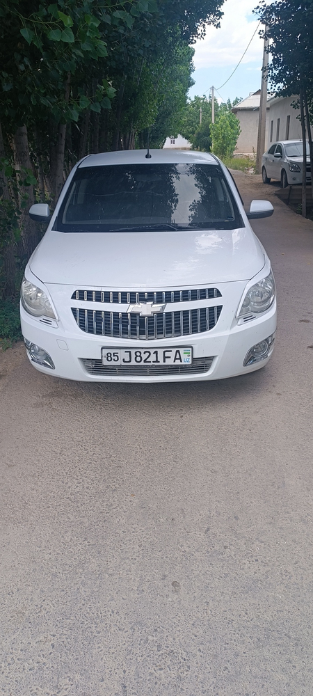 Cobalt avto mashinasi 2014 yili oq 380.000 halol probek