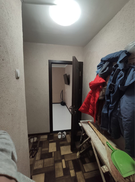 Продажа ! 1 комнатная 2 х 6.  Метро Новза