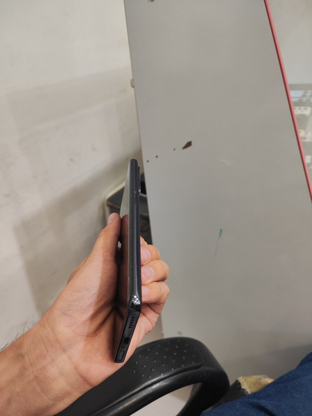 Xiaomi 13 lite.   Yangidek