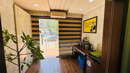 Сдаётся или Продаётся помещения вдоль дороги напротив катартал