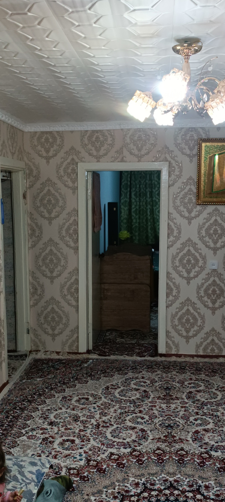 Продам в 3тим 2х ком на 2етаже остановка Ахил