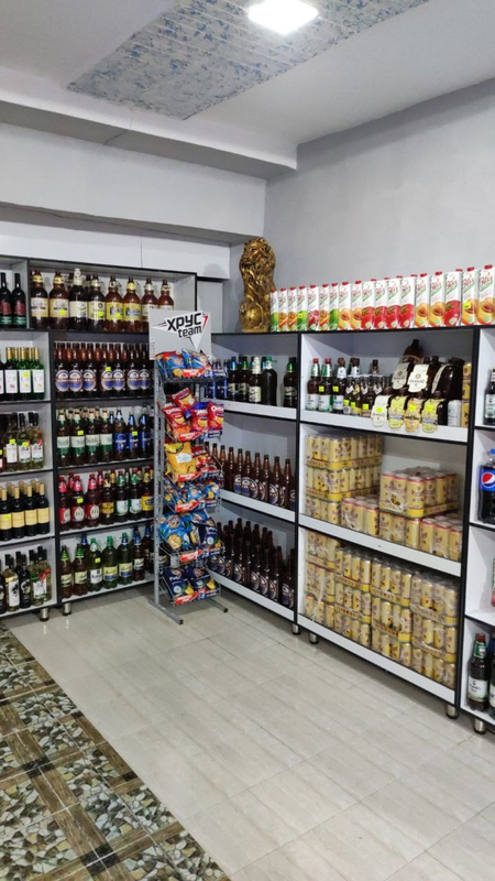 Magazin uchun vitrina va polkalar MDFdan yasalgan