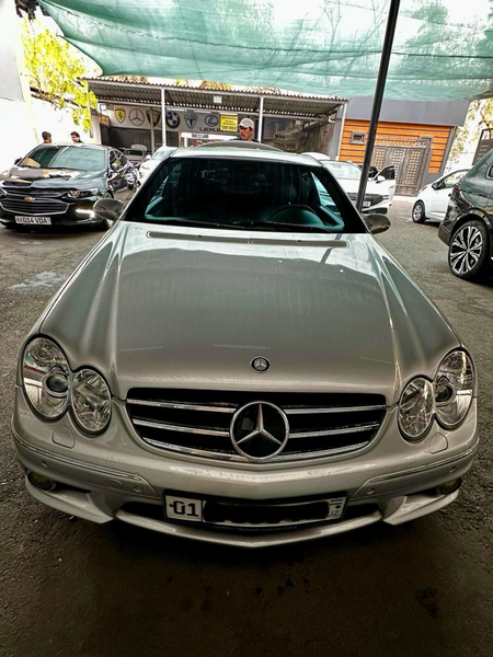Продается Mercedes-Benz CLK 55 AMG 2002 года выпуска.