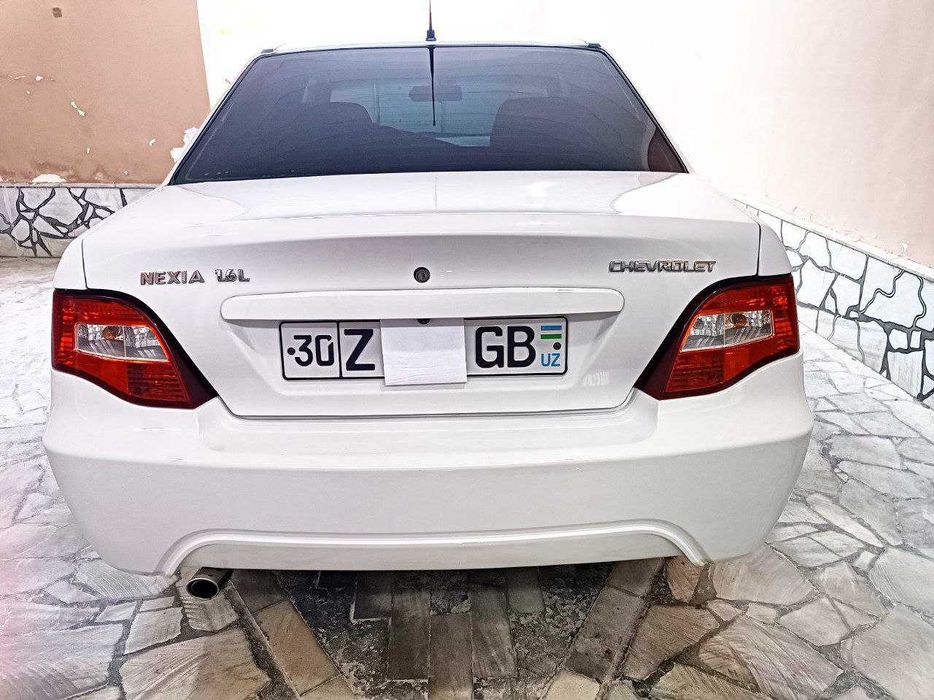 Oq Nexia2 . Holati ideal. Ikki qul minilgan