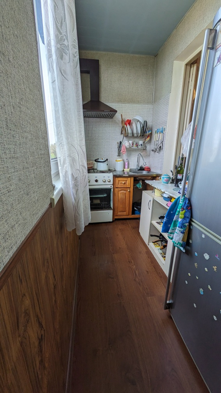 Квартира 2(3)/4/4 своя. Юнусабад 12, 200м от метро Петушок