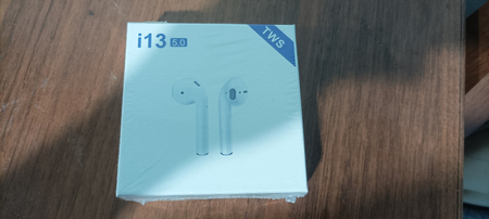 Airpods yangi ochilmagan