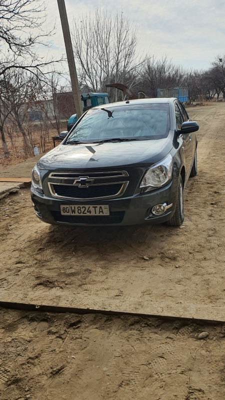 Cobalt avtomashinasi sotiladi