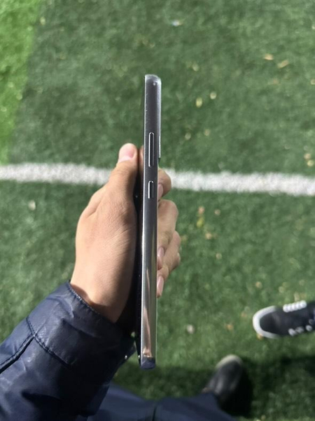 Samsung S22 plus сотилад
