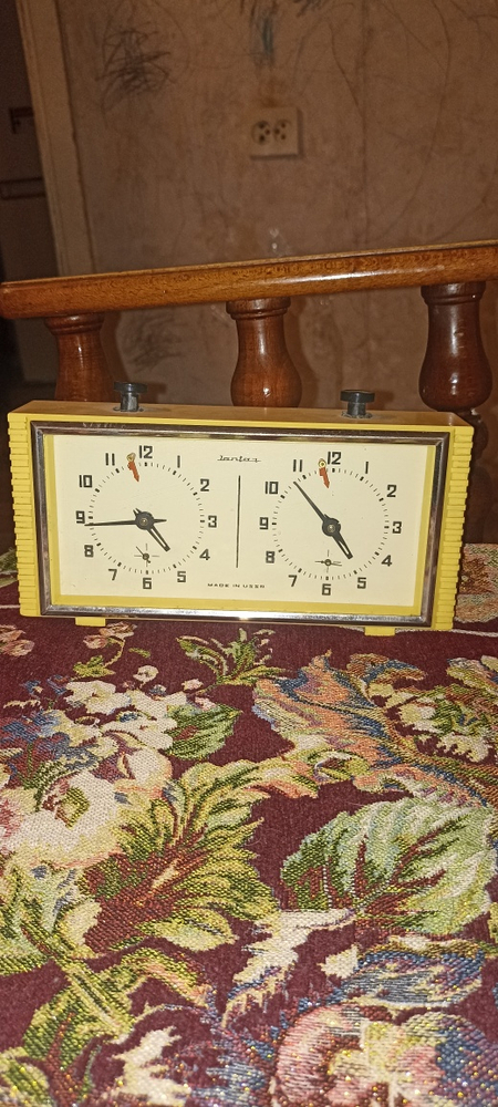 Продаю часы шахматные