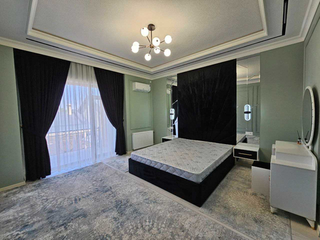 Дом 2х этажный 5 комнат, 3 соток, мебелью, Манреса.
