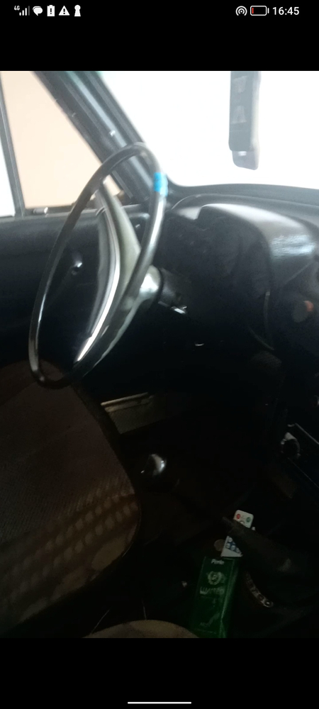 Vaz 2106 sotiladi 1300$