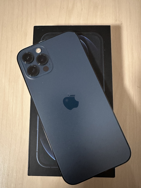 Iphon 12 pro Zo’ri tozza 256gb LLA O’zimniki